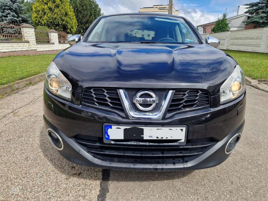 Black Nissan Qashqai 2013 in Vilnius, with an engine capacity of 1.60 L and mileage of 138 thousand km for 4300 €, photo 3 on AUTOMOTO.COM.LV