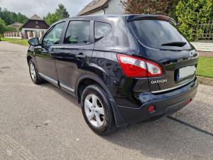 Black Nissan Qashqai 2013 in Vilnius, with an engine capacity of 1.60 L and mileage of 138 thousand km for 4300 €, photo 5 on AUTOMOTO.COM.LV