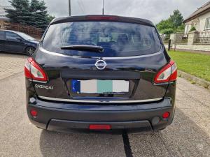 Black Nissan Qashqai 2013 in Vilnius, with an engine capacity of 1.60 L and mileage of 138 thousand km for 4300 €, photo 6 on AUTOMOTO.COM.LV