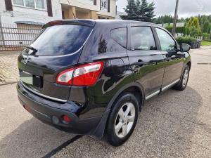Black Nissan Qashqai 2013 in Vilnius, with an engine capacity of 1.60 L and mileage of 138 thousand km for 4300 €, photo 7 on AUTOMOTO.COM.LV