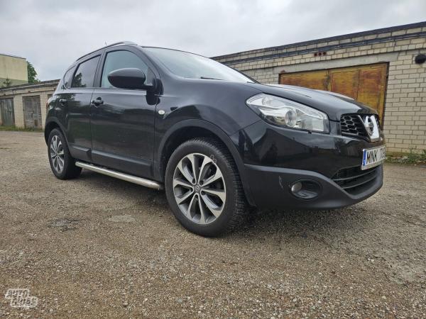 Black Nissan Qashqai 2013 in Alytus, with an engine capacity of 1.50 L and mileage of 146 thousand km for 5200 €, photo 3 on AUTOMOTO.COM.LV