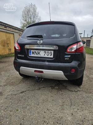 Black Nissan Qashqai 2013 in Alytus, with an engine capacity of 1.50 L and mileage of 146 thousand km for 5200 €, photo 5 on AUTOMOTO.COM.LV