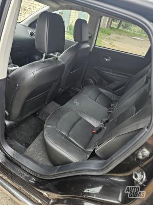 Black Nissan Qashqai 2013 in Alytus, with an engine capacity of 1.50 L and mileage of 146 thousand km for 5200 €, photo 8 on AUTOMOTO.COM.LV