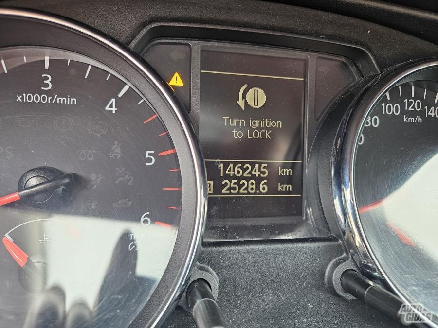 Black Nissan Qashqai 2013 in Alytus, with an engine capacity of 1.50 L and mileage of 146 thousand km for 5200 €, photo 9 on AUTOMOTO.COM.LV