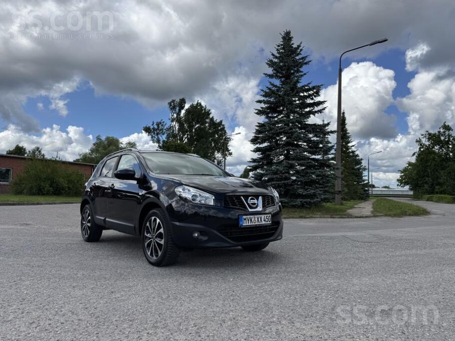 Melns Nissan Qashqai 2013 Cēsis, ar dzinēja tilpumu 1.60 L un nobraukumu 0 tūkst. km par 7900 €, foto 1 vietnē AUTOMOTO.COM.LV