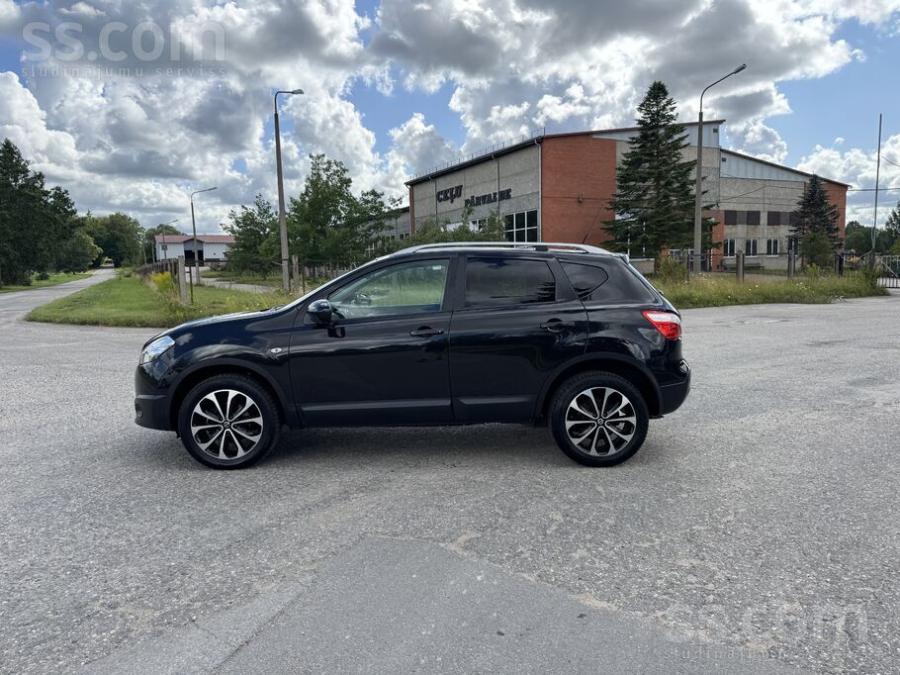 Melns Nissan Qashqai 2013 Cēsis, ar dzinēja tilpumu 1.60 L un nobraukumu 0 tūkst. km par 7900 €, foto 4 vietnē AUTOMOTO.COM.LV
