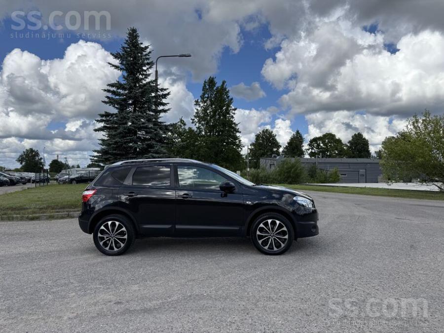 Melns Nissan Qashqai 2013 Cēsis, ar dzinēja tilpumu 1.60 L un nobraukumu 0 tūkst. km par 7900 €, foto 6 vietnē AUTOMOTO.COM.LV