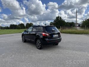 Melns Nissan Qashqai 2013 Cēsis, ar dzinēja tilpumu 1.60 L un nobraukumu 0 tūkst. km par 7900 €, foto 9 vietnē AUTOMOTO.COM.LV