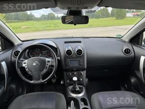 Melns Nissan Qashqai 2013 Cēsis, ar dzinēja tilpumu 1.60 L un nobraukumu 0 tūkst. km par 7900 €, foto 16 vietnē AUTOMOTO.COM.LV