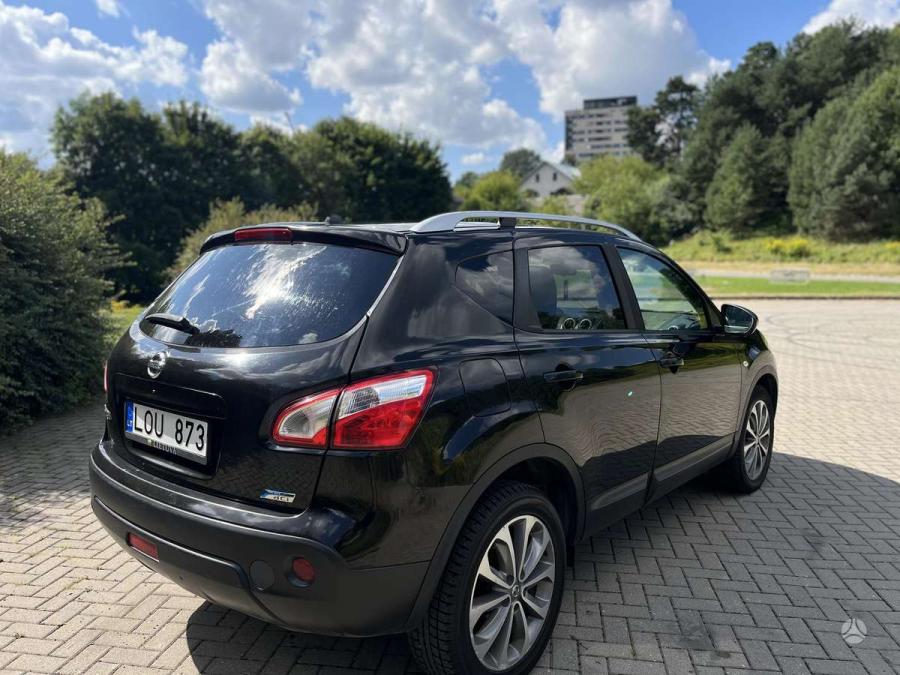 Melns Nissan Qashqai 2013 Viļņa, ar dzinēja tilpumu 1.60 L un nobraukumu 221 tūkst. km par 4900 €, foto 5 vietnē AUTOMOTO.COM.LV