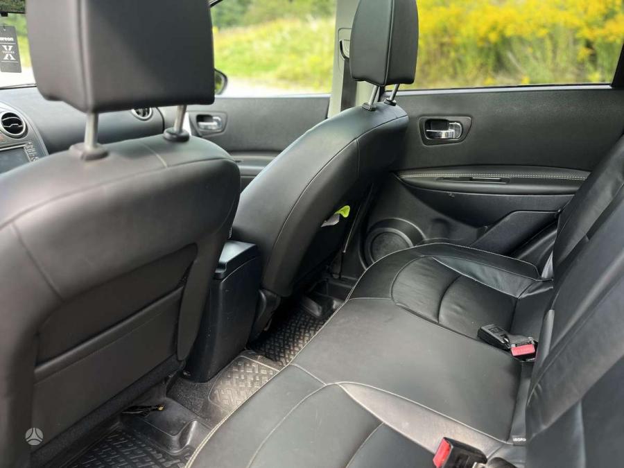 Melns Nissan Qashqai 2013 Viļņa, ar dzinēja tilpumu 1.60 L un nobraukumu 221 tūkst. km par 4900 €, foto 11 vietnē AUTOMOTO.COM.LV