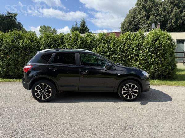 Nissan Qashqai 2013 Rīga vietnē Melns Nissan Qashqai 2013 Rīga, ar dzinēja tilpumu 1.60 L un nobraukumu 290 tūkst. km par 3800 €, foto 3 vietnē AUTOMOTO.COM.LV