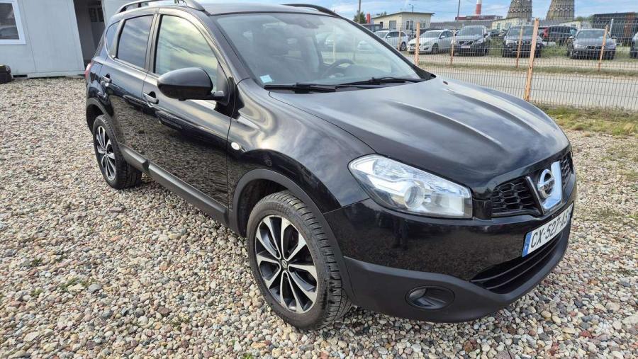 Black Nissan Qashqai 2013 in Vilnius, with an engine capacity of 1.46 L and mileage of 280 thousand km for 5500 €, photo 4 on AUTOMOTO.COM.LV
