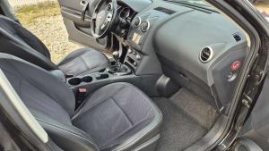 Black Nissan Qashqai 2013 in Vilnius, with an engine capacity of 1.46 L and mileage of 280 thousand km for 5500 €, photo 11 on AUTOMOTO.COM.LV