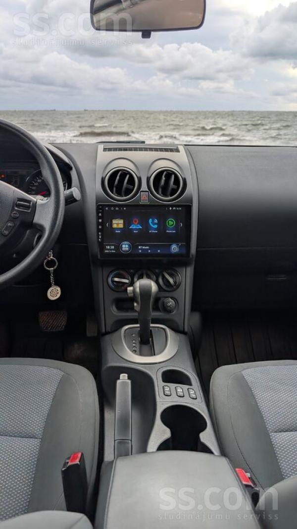Black Nissan Qashqai 2013 in Saldus, with an engine capacity of 1.60 L and mileage of 165 thousand km for 5500 €, photo 10 on AUTOMOTO.COM.LV