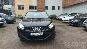 Melns Nissan Qashqai 2013 Daugavpils, ar dzinēja tilpumu 1.60 L un nobraukumu 0 tūkst. km par 7100 €, foto 3 vietnē AUTOMOTO.COM.LV