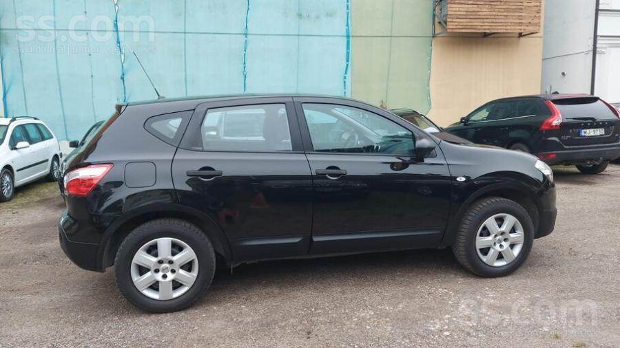Melns Nissan Qashqai 2013 Daugavpils, ar dzinēja tilpumu 1.60 L un nobraukumu 0 tūkst. km par 7100 €, foto 6 vietnē AUTOMOTO.COM.LV