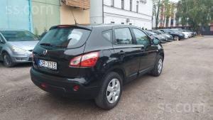Melns Nissan Qashqai 2013 Daugavpils, ar dzinēja tilpumu 1.60 L un nobraukumu 0 tūkst. km par 7100 €, foto 7 vietnē AUTOMOTO.COM.LV