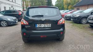 Melns Nissan Qashqai 2013 Daugavpils, ar dzinēja tilpumu 1.60 L un nobraukumu 0 tūkst. km par 7100 €, foto 8 vietnē AUTOMOTO.COM.LV