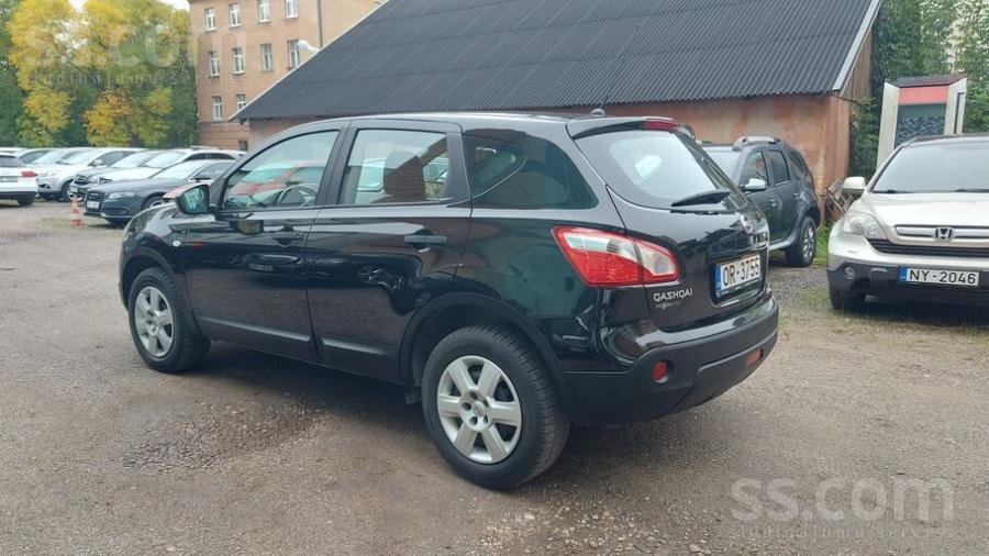 Melns Nissan Qashqai 2013 Daugavpils, ar dzinēja tilpumu 1.60 L un nobraukumu 0 tūkst. km par 7100 €, foto 10 vietnē AUTOMOTO.COM.LV