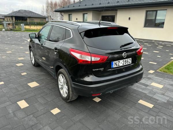 Black Nissan Qashqai 2014 in Jelgava, with an engine capacity of 1.20 L and mileage of 153 thousand km for 10000 €, photo 4 on AUTOMOTO.COM.LV