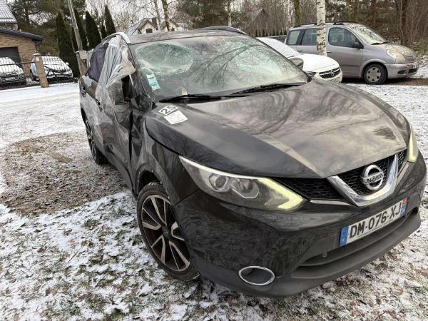 Black Nissan Qashqai 2014 in Vilnius, with an engine capacity of 1.20 L and mileage of 170 thousand km for 3650 €, photo 1 on AUTOMOTO.COM.LV