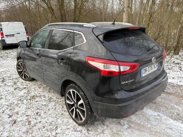 Black Nissan Qashqai 2014 in Vilnius, with an engine capacity of 1.20 L and mileage of 170 thousand km for 3650 €, photo 2 on AUTOMOTO.COM.LV