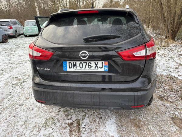 Black Nissan Qashqai 2014 in Vilnius, with an engine capacity of 1.20 L and mileage of 170 thousand km for 3650 €, photo 6 on AUTOMOTO.COM.LV