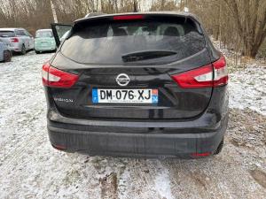 Black Nissan Qashqai 2014 in Vilnius, with an engine capacity of 1.20 L and mileage of 170 thousand km for 3650 €, photo 6 on AUTOMOTO.COM.LV