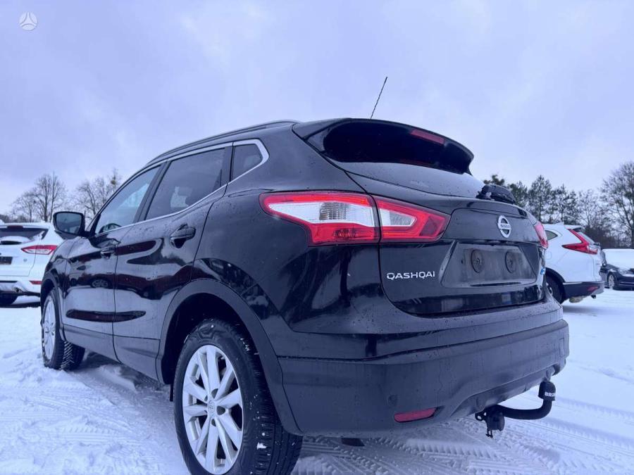 Melns Nissan Qashqai 2014 Alīta, ar dzinēja tilpumu 1.46 L un nobraukumu 244 tūkst. km par 9950 €, foto 9 vietnē AUTOMOTO.COM.LV