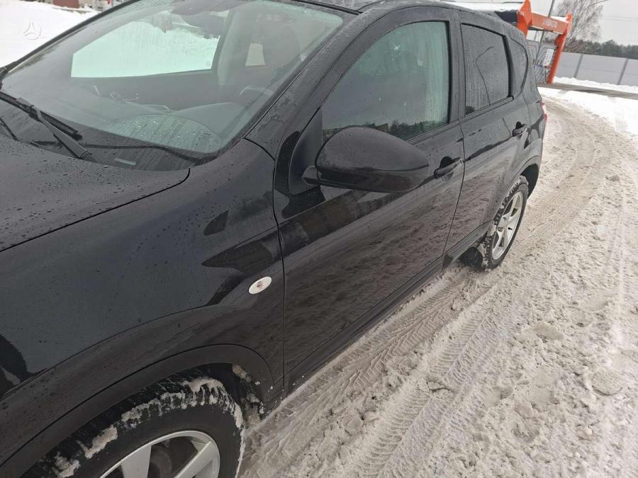 Melns Nissan Qashqai 2014 Utena, ar dzinēja tilpumu 2.00 L un nobraukumu 176 tūkst. km par 9000 €, foto 3 vietnē AUTOMOTO.COM.LV