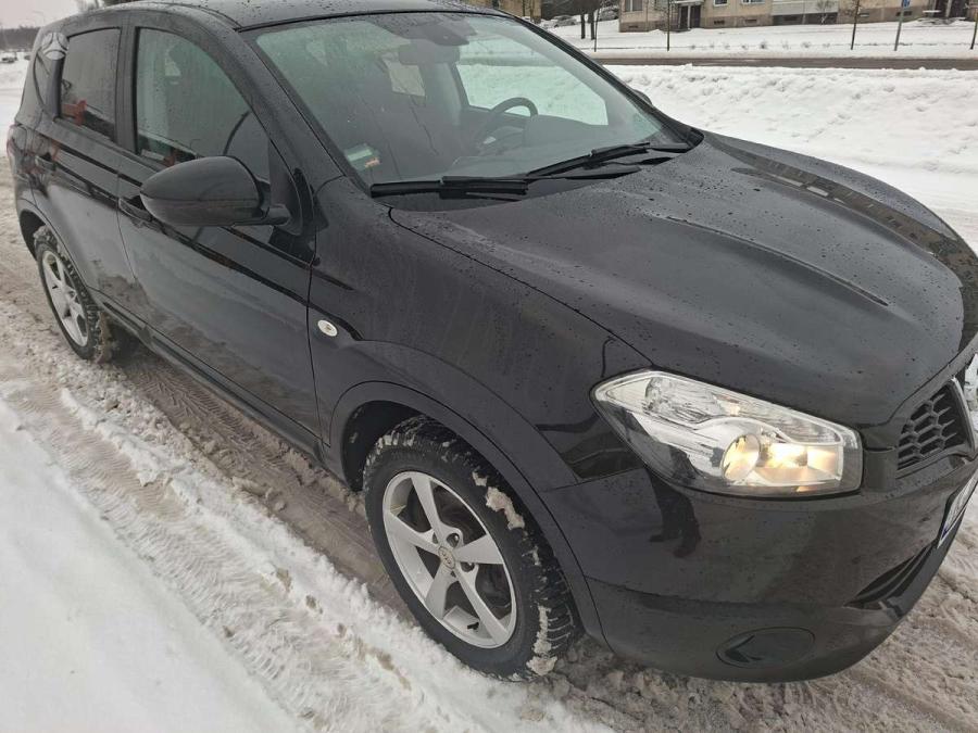 Melns Nissan Qashqai 2014 Utena, ar dzinēja tilpumu 2.00 L un nobraukumu 176 tūkst. km par 9000 €, foto 4 vietnē AUTOMOTO.COM.LV
