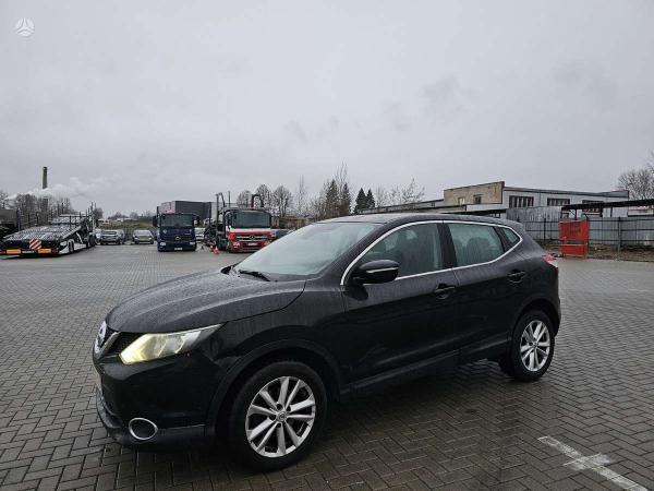Black Nissan Qashqai 2014 in Taurage, with an engine capacity of 1.60 L and mileage of 265 thousand km for 8000 €, photo 2 on AUTOMOTO.COM.LV