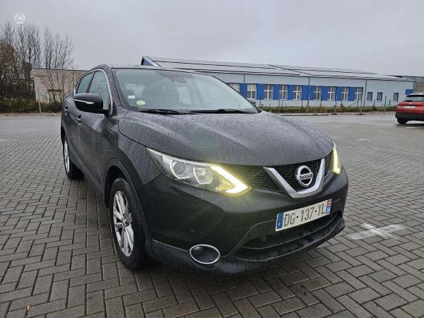 Black Nissan Qashqai 2014 in Taurage, with an engine capacity of 1.60 L and mileage of 265 thousand km for 8000 €, photo 4 on AUTOMOTO.COM.LV