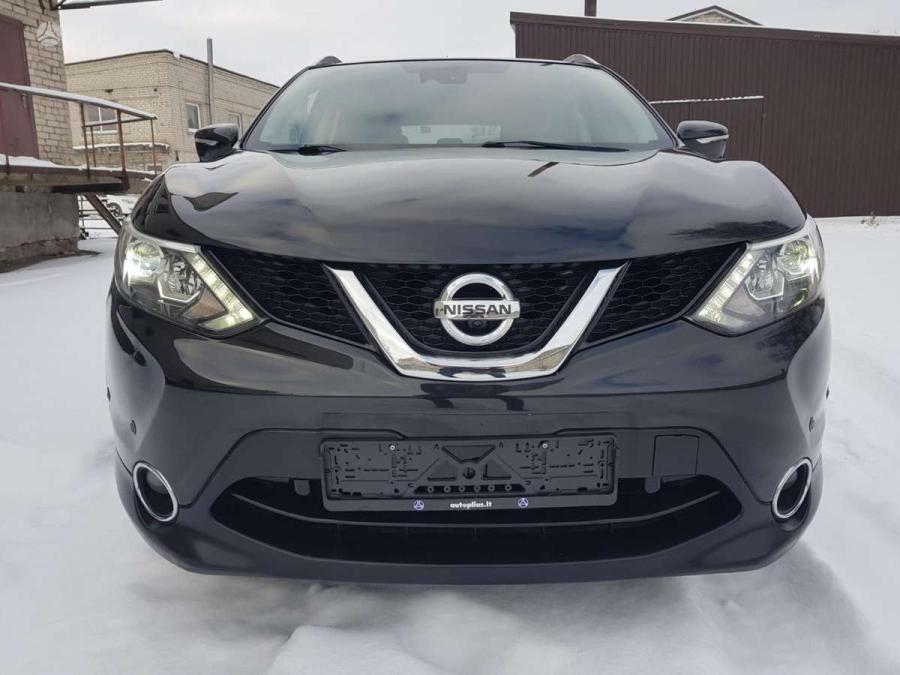 Black Nissan Qashqai 2014 in Siauliai, with an engine capacity of 1.60 L and mileage of 207 thousand km for 8200 €, photo 2 on AUTOMOTO.COM.LV