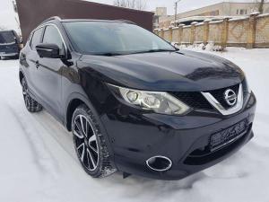 Black Nissan Qashqai 2014 in Siauliai, with an engine capacity of 1.60 L and mileage of 207 thousand km for 8200 €, photo 3 on AUTOMOTO.COM.LV