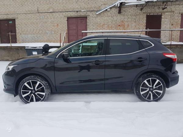 Melns Nissan Qashqai 2014 Šauļi, ar dzinēja tilpumu 1.60 L un nobraukumu 207 tūkst. km par 8200 €, foto 4 vietnē AUTOMOTO.COM.LV