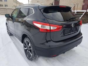 Black Nissan Qashqai 2014 in Siauliai, with an engine capacity of 1.60 L and mileage of 207 thousand km for 8200 €, photo 5 on AUTOMOTO.COM.LV