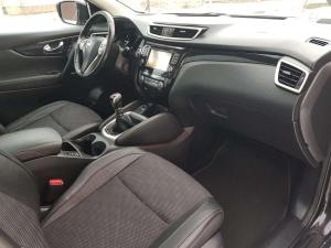 Black Nissan Qashqai 2014 in Siauliai, with an engine capacity of 1.60 L and mileage of 207 thousand km for 8200 €, photo 9 on AUTOMOTO.COM.LV