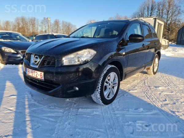 Black Nissan Qashqai 2014 in Cesis, with an engine capacity of 2.00 L and mileage of 228 thousand km for 7750 €, photo 2 on AUTOMOTO.COM.LV