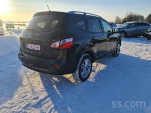 Black Nissan Qashqai 2014 in Cesis, with an engine capacity of 2.00 L and mileage of 228 thousand km for 7750 €, photo 4 on AUTOMOTO.COM.LV