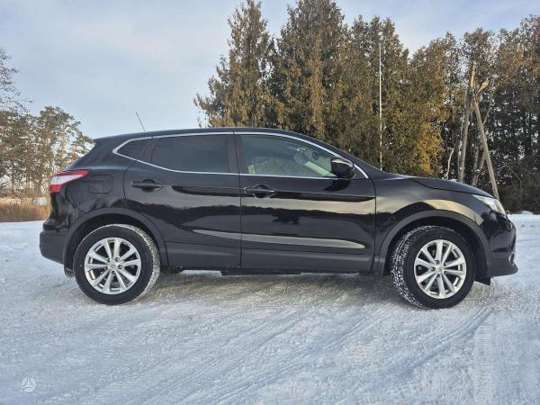 Melns Nissan Qashqai 2014 Radviliškis, ar dzinēja tilpumu 1.20 L un nobraukumu 186 tūkst. km par 7200 €, foto 3 vietnē AUTOMOTO.COM.LV