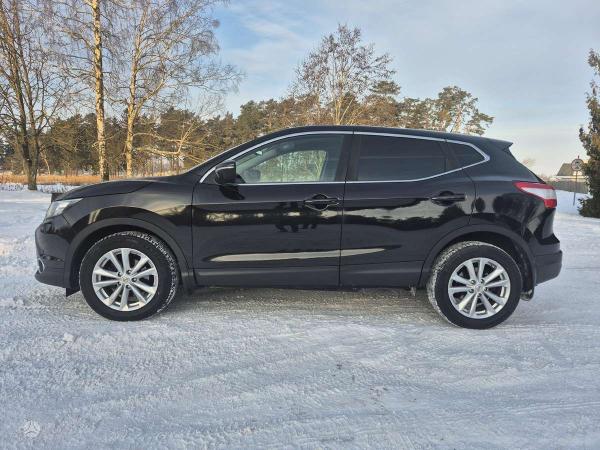 Melns Nissan Qashqai 2014 Radviliškis, ar dzinēja tilpumu 1.20 L un nobraukumu 186 tūkst. km par 7200 €, foto 4 vietnē AUTOMOTO.COM.LV