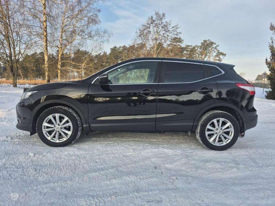 Black Nissan Qashqai 2014 in Radviliskis, with an engine capacity of 1.20 L and mileage of 186 thousand km for 7200 €, photo 4 on AUTOMOTO.COM.LV