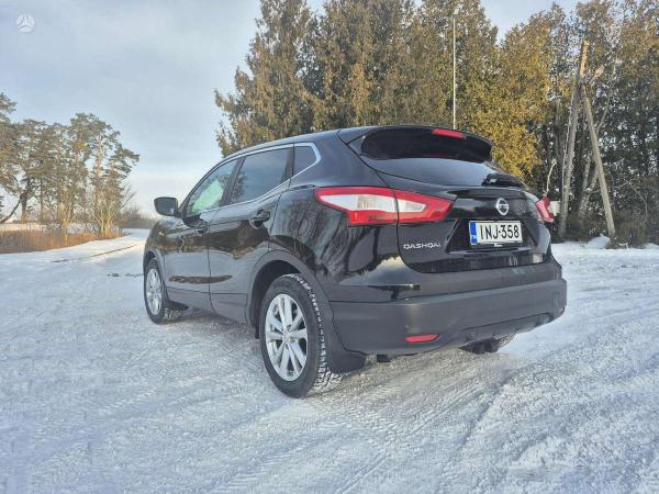 Melns Nissan Qashqai 2014 Radviliškis, ar dzinēja tilpumu 1.20 L un nobraukumu 186 tūkst. km par 7200 €, foto 6 vietnē AUTOMOTO.COM.LV