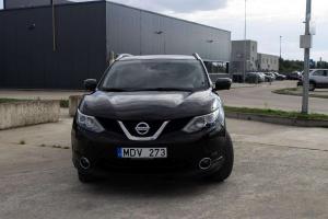 Black Nissan Qashqai 2014 in Siauliai, with an engine capacity of 1.60 L and mileage of 320 thousand km for 7850 €, photo 2 on AUTOMOTO.COM.LV