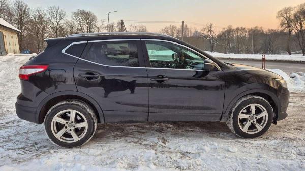 Melns Nissan Qashqai 2014 Kauņa, ar dzinēja tilpumu 1.60 L un nobraukumu 265 tūkst. km par 7800 €, foto 4 vietnē AUTOMOTO.COM.LV