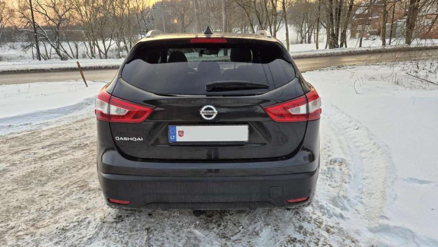 Black Nissan Qashqai 2014 in Kaunas, with an engine capacity of 1.60 L and mileage of 265 thousand km for 7800 €, photo 6 on AUTOMOTO.COM.LV