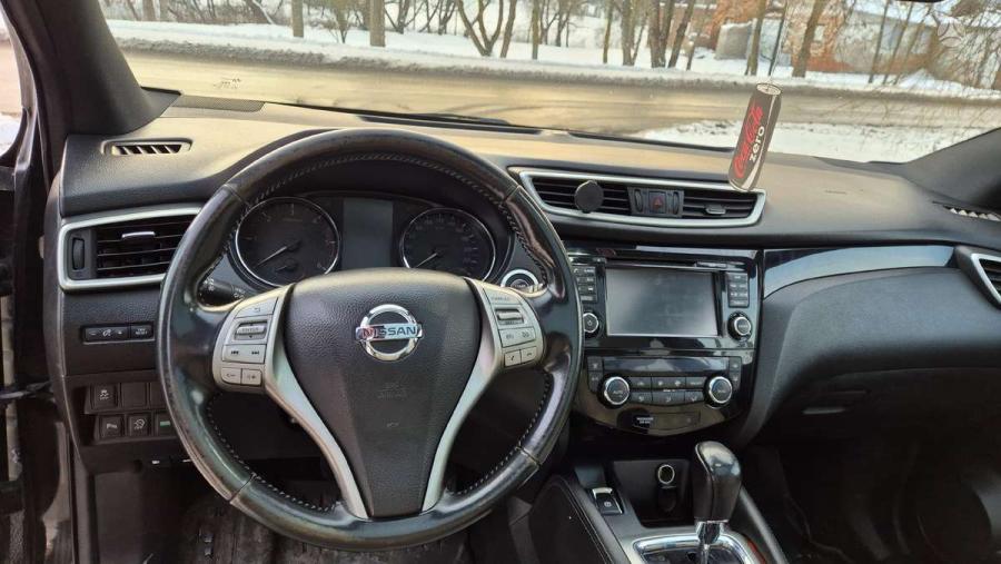 Black Nissan Qashqai 2014 in Kaunas, with an engine capacity of 1.60 L and mileage of 265 thousand km for 7800 €, photo 9 on AUTOMOTO.COM.LV
