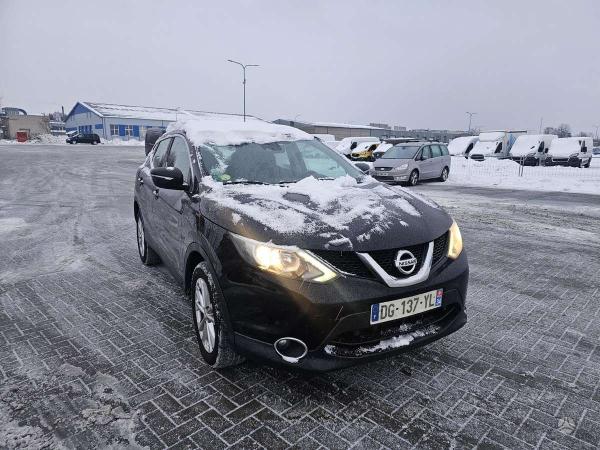 Black Nissan Qashqai 2014 in Taurage, with an engine capacity of 1.60 L and mileage of 265 thousand km for 8000 €, photo 4 on AUTOMOTO.COM.LV